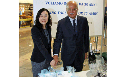 Cathay Pacific festeggia 30 anni del volo Hong Kong-Roma Fiumicino ...