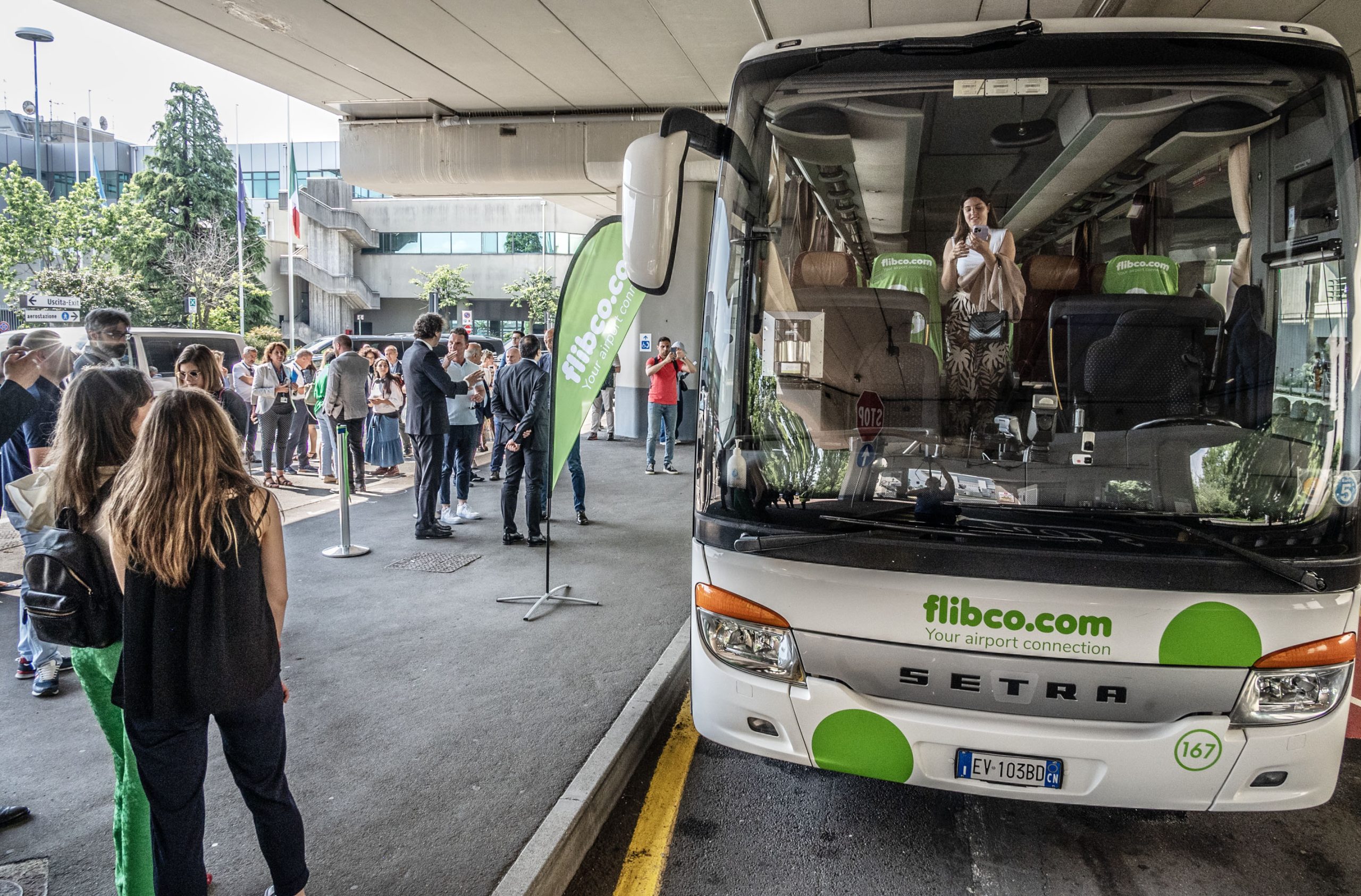 Flibco.com inaugura il servizio bus che collega Torino all'aeroporto ...
